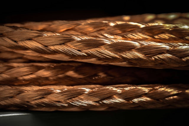Braided vs. Spiral Shielding in Audio Cables – Runway Audio